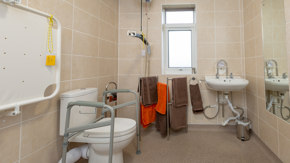 Bench Cottage, Lymington Self Catering for four, New Forest Accessible ...